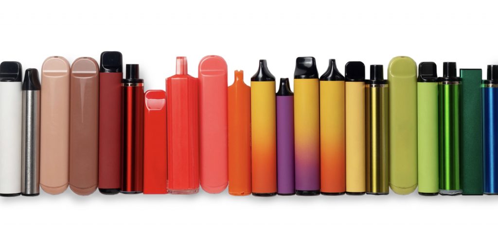 Why Are So Many People Switching from Refillable to Disposable Vapes?