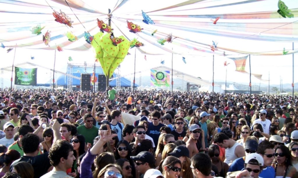 How to Prepare For Your First Rave Outing: 5 Expert Tips