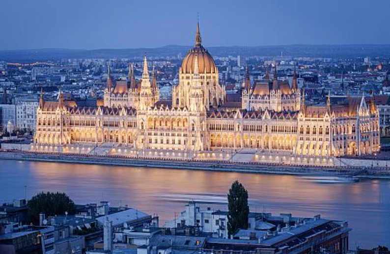 Budapest Free Walking Tour: Dive into the History of the City