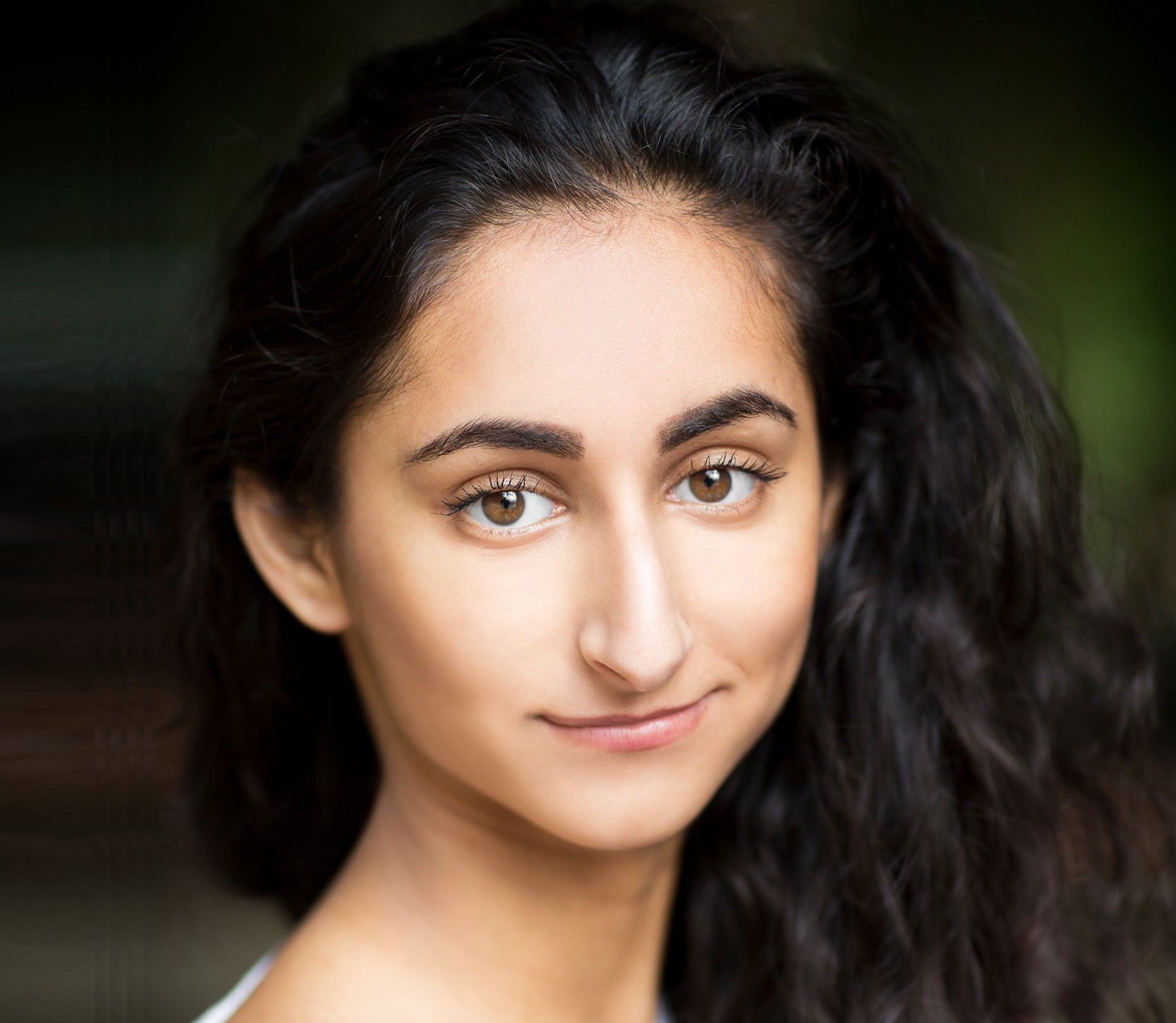 Ashna Rabheru: Rising Star in the British Acting Scene