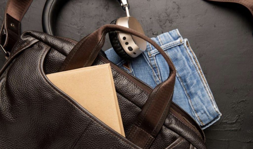 Ageless Elegance: Men's Leather Fanny Pack for Every Generation